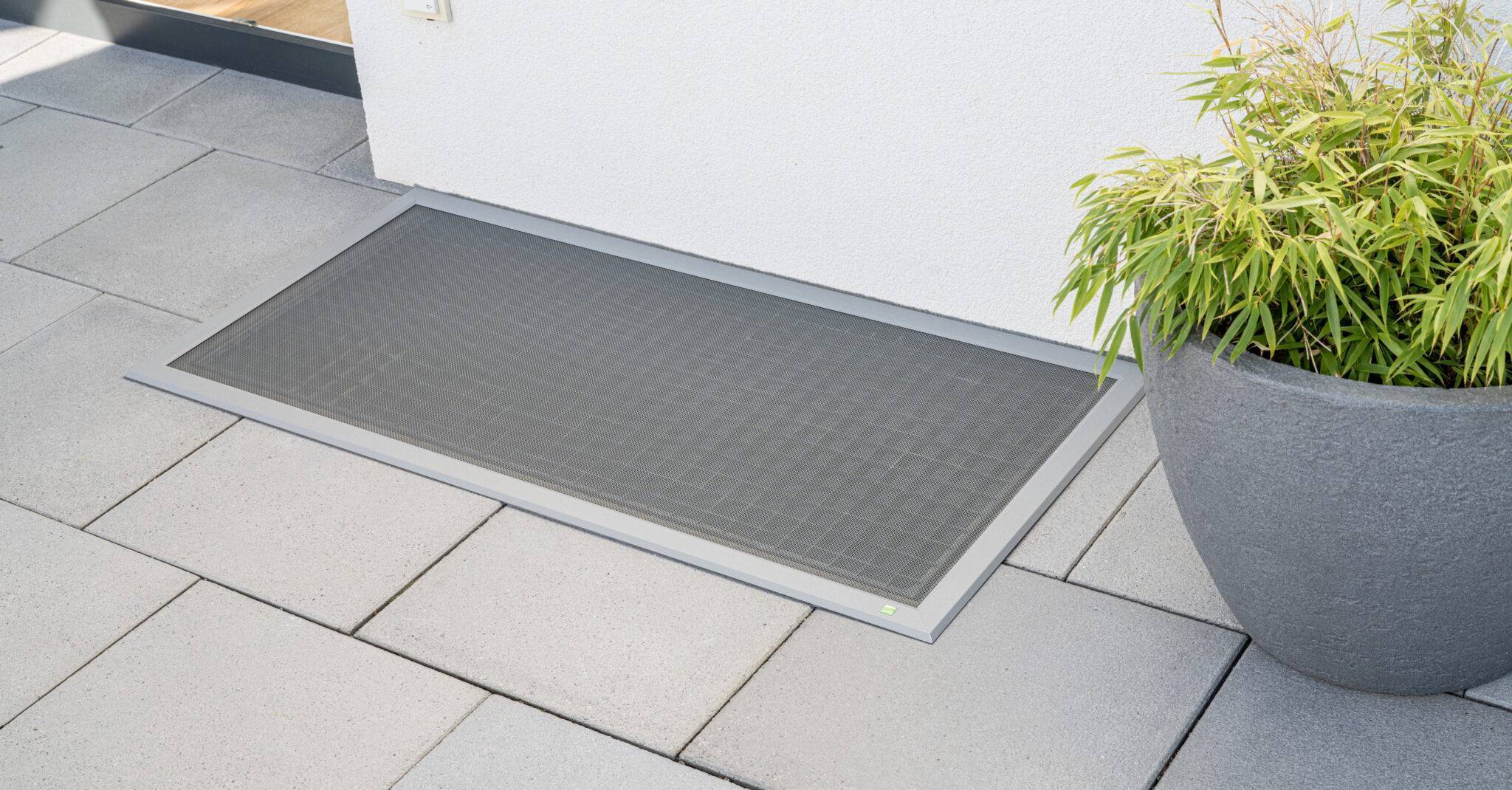 Safety & cleanliness - Neher LiSA light well cover